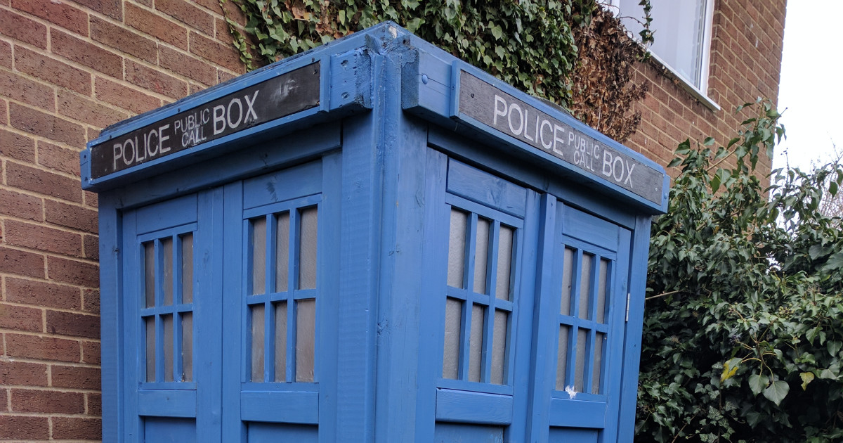 How I Built a TARDIS Shed - HobbyLark