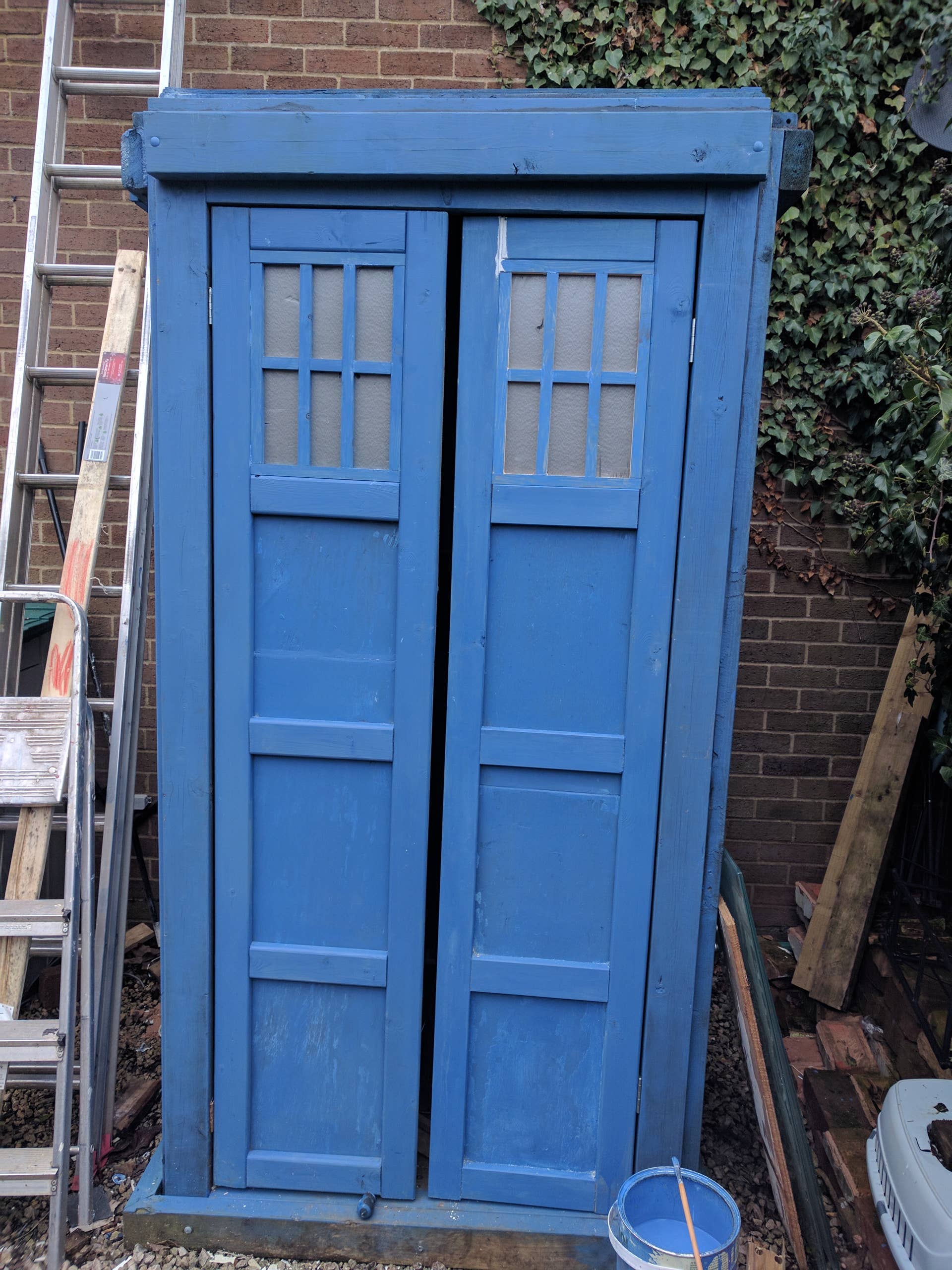 How I Built a TARDIS Shed - HobbyLark