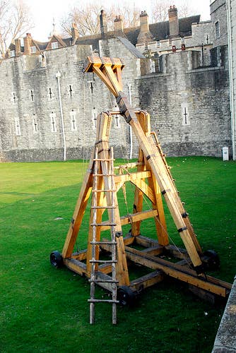 How to Build a Catapult - HobbyLark