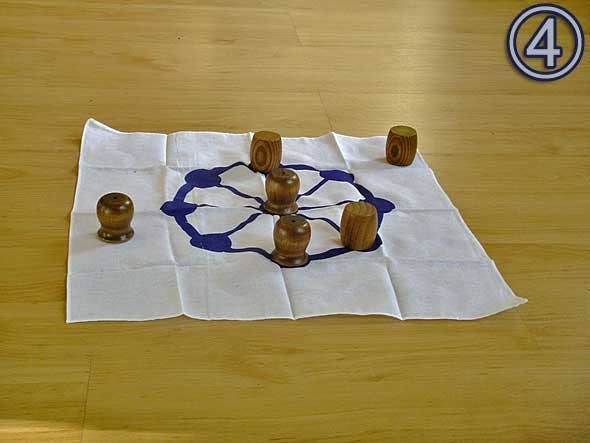 How to Play the Game of Rota (Roman Tic-Tac-Toe) - HobbyLark