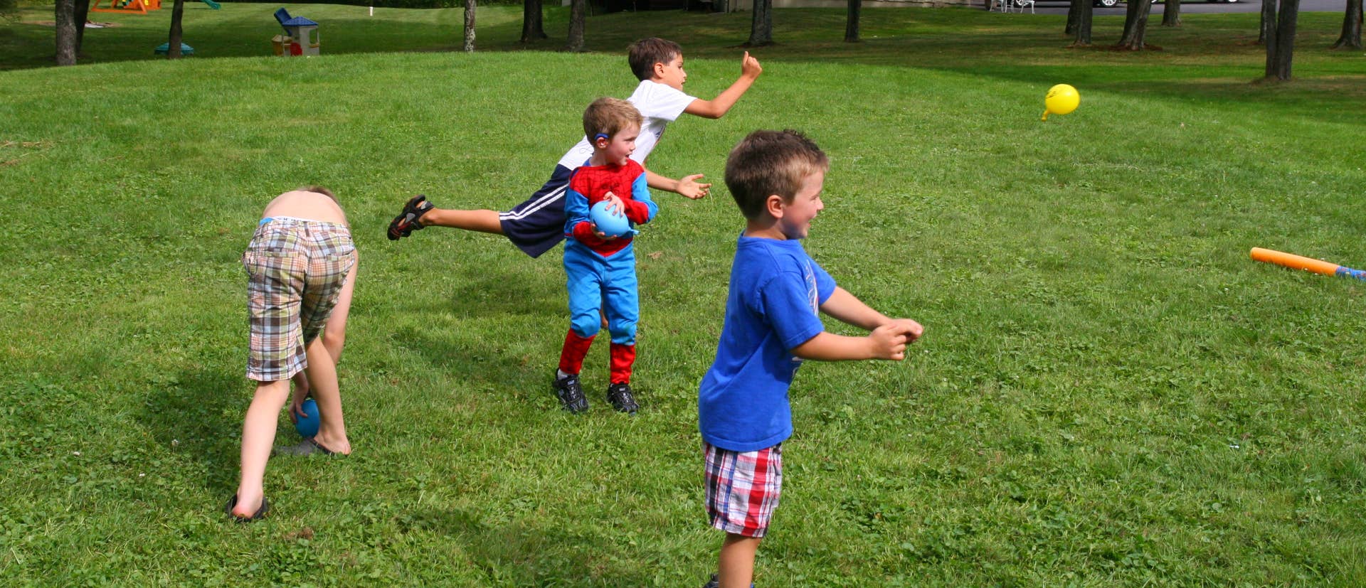 How to Play the "Steal the Bacon" Children's Game - HobbyLark