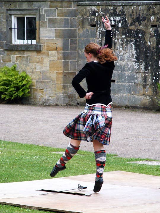 A Guide to Scottish Dancing - HobbyLark
