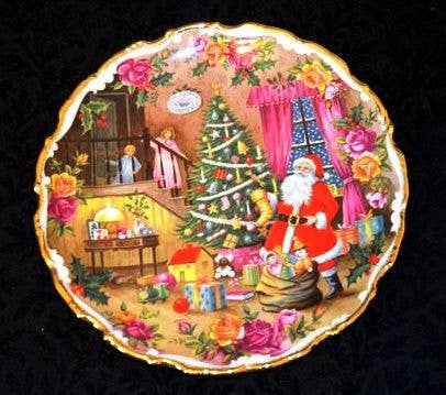 Royal Albert Christmas Collector Plates: Old Country Roses - HobbyLark